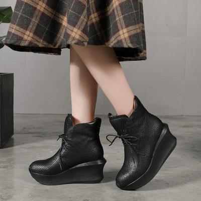 China S224 Warm velvet lining, thick-soled heightening, fashionable short boots, handmade leather platform shoes for sale