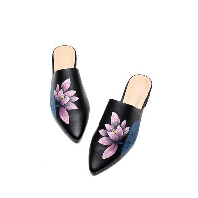 China S471 Summer 2020 Retro Ethnic Style White Shoes Female Painted Lotus Sandals And Slippers Female for sale