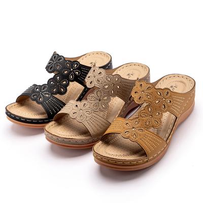 China BS084 Factory Direct Supply Amazon Sandals Women'S 2020 Fall Hollow Casual Slope Heel Outer Slippers for sale