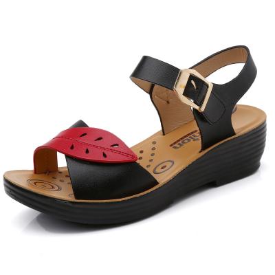 China BS121 Women'S Shoes Summer New Mother Sandals Flat Non-Slip Soft Bottom Sandals And Slippers for sale
