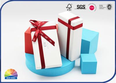 中国 リボンのBowknotによって飾られるペーパーに堅いギフト用の箱のロゴの銀の押すこと 販売のため