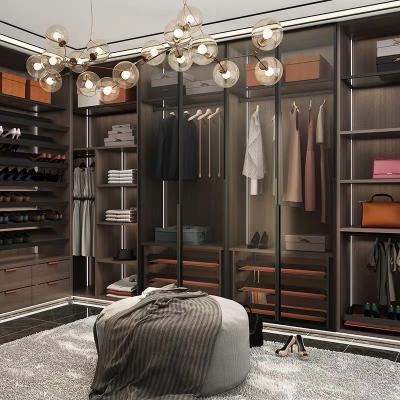 Cina MC WORLD High End Moderno Fitted PVC Moderno Walk In Wardrobe Abito Armadio MDF Ready Made in vendita