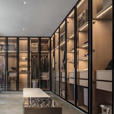 Cina U Shape Walk In Closet Organizer In legno di pino massello Walk In Custom Wardrobe in vendita