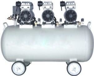 China 135L de horizontale Tandcompressor van de de Hoge druklucht van de Stoelcompressor Te koop