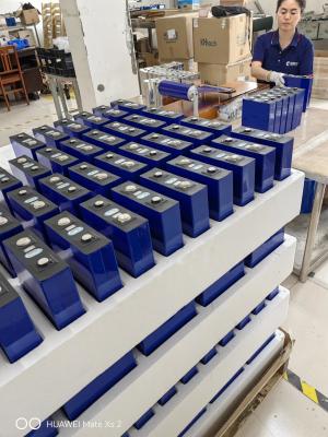 China Link-W 1060g 27 * 148 * 134MM 6A Continuous Charging Prismatic Lithium Cell LiFePO4 Battery for sale