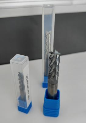 Cina HRC40 4 Flute Solid Carbide End Mill in vendita