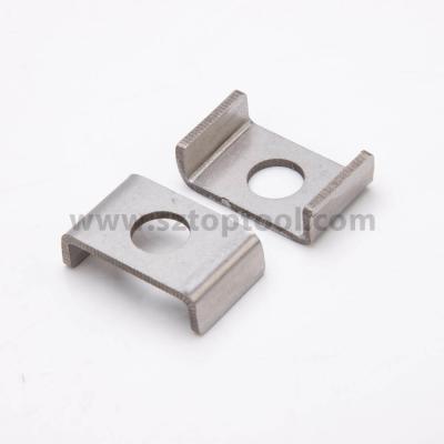 中国 6mm Hole Special Stainless Steel Clamp Precision Stamping Parts 販売のため