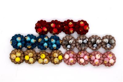 China Perlas hechas a mano, arco hecho a mano Perlas de imitación de alta calidad, decoración de zapatos con cuentas de vidrio / accesorios para zapatos de moda en venta