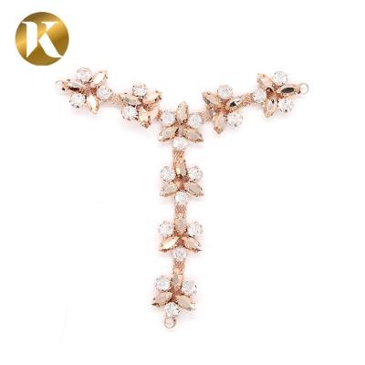 Y forma de las mujeres calzado Tassel cadena estilo popular para la decoración de sandalias