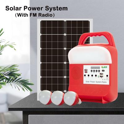 China O carregador do telefone do sistema de energia de Mini Mobile Solar Panel Battery funciona bulbos da casa à venda