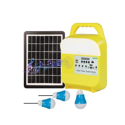 中国 SRE-585電池が付いている再充電可能な日曜日の太陽エネルギーの照明装置の発電機のポータブル 販売のため