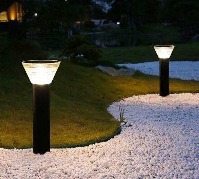 China As luzes postas solares de alumínio do gramado 20W pintaram Matte Solar Garden Lamps à venda