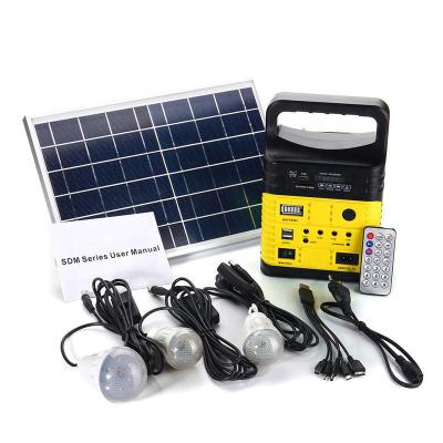 Cina sistema di illuminazione solare di poli avventura leggera solare telecomandata del pannello di 10W 6V in vendita
