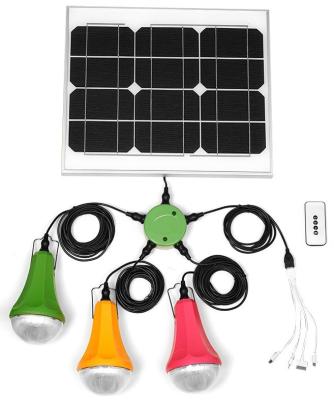 Cina 50000h lunga vita 15W di campeggio Mini Solar Power System With 3 lampadine in vendita