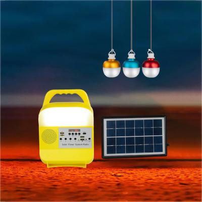 Cina Lampadina dipinta del sistema 5W 3PCS LED di Matte Portable Solar Home Lighting con il pannello solare in vendita