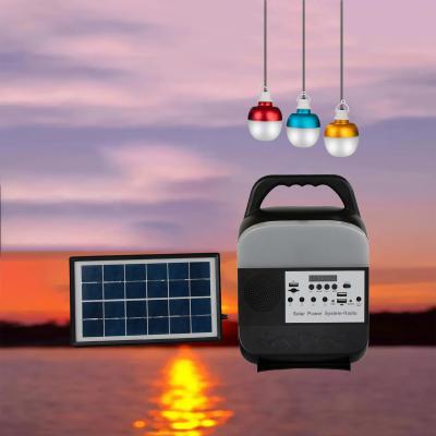 Cina Lampadina dipinta del sistema 5W 3PCS LED di Matte Portable Solar Home Lighting con il pannello solare in vendita