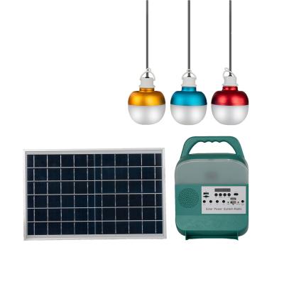 Cina 10W a 100W 8 ore di luce di campeggio solare portatile per i picnic in vendita