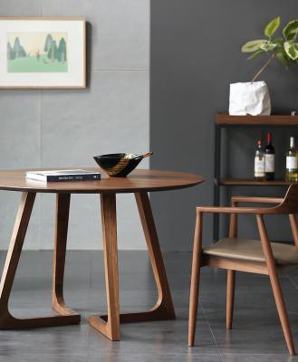 China FSC Restaurant Solid Walnut Dining Table Round Wood Dining Tables for sale