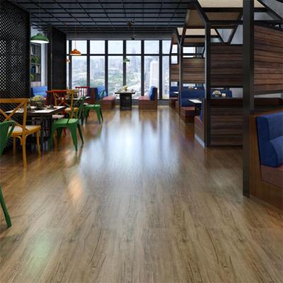 Cina Vinile della plancia di clic della pavimentazione del vinile di Piso Laminado 8mm SPC che pavimenta rivestimento UV in vendita