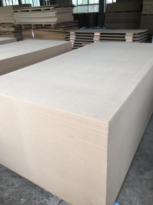 Cina Un bordo bianco del Mdf della melammina dei pannelli a base di legno 12mm del grado 9mm 18mm in vendita