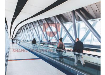 China Calzada automática 8kw de la banda transportadora del aeropuerto 0° con el dispositivo de control de Vvvf en venta