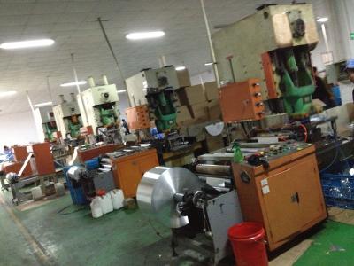 Cina Mitsubishi va in automobile lo scarico a macchina e la muffa del contenitore del di alluminio in vendita