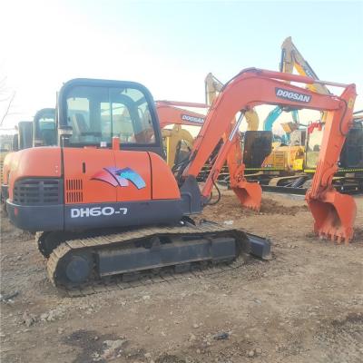 Cina Pista di seconda mano usata 6t Digger Small Equipment Made di Mini Excavator Original Doosan Dh 60-7 in Corea in vendita