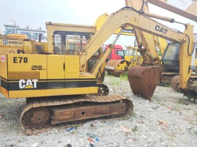 Cina Buone condizioni a buon mercato Escavatore originale giapponese Cat Crawler E70 usato a Shanghai in promozione. in vendita
