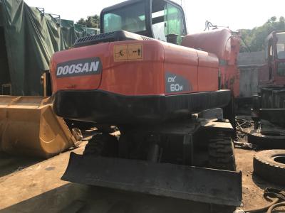 China 6 eficazes altos Ton Mini Wheel Excavator Doosan Dx 60W para a venda, vendas quentes móveis pequenas populares usadas de Doosan Digger Dx 60W Dx55W R60W R55W à venda