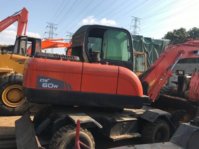 China 6 eficazes altos Ton Mini Wheel Excavator Doosan Dx 60W para a venda, vendas quentes móveis pequenas populares usadas de Doosan Digger Dx 60W Dx55W R60W R55W à venda