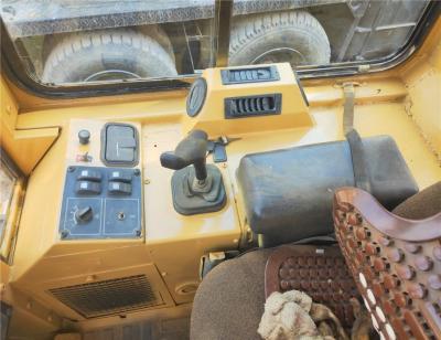 Cina Bulldozer utilizzato di Caterpillar D5K nella condizione di lavoro formidabile con il prezzo ragionevole. Gatto di seconda mano D3c, D3g, D4c, bulldozer di D5h sulla vendita più una garanzia di anno. in vendita