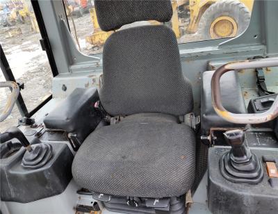 Cina Bulldozer utilizzato di Caterpillar D5g nella condizione di lavoro perfetta con il prezzo di stupore. Gatto di seconda mano D3c, D3g, bulldozer di D4c sulla vendita più una garanzia di anno. in vendita
