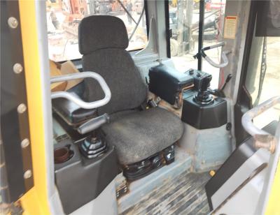Cina Bulldozer utilizzato di Caterpillar D5g nella condizione di lavoro eccellente con il prezzo di stupore. Gatto di seconda mano D3c, D3g, bulldozer di D4c sulla vendita più una garanzia di anno. in vendita
