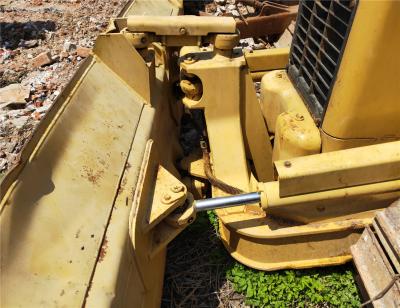 Cina Bulldozer utilizzato di Caterpillar D5g nella condizione di lavoro eccellente con il prezzo di stupore. Gatto di seconda mano D3c, D3g, bulldozer di D4c sulla vendita più una garanzia di anno. in vendita