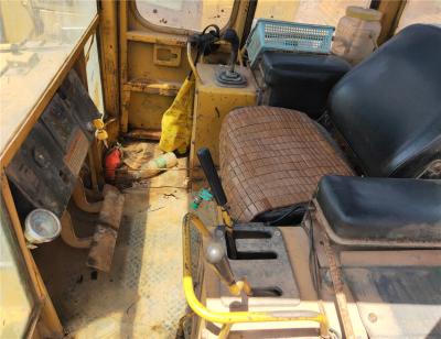 Cina Bulldozer Caterpillar D4c usato in perfette condizioni di lavoro con un prezzo incredibile. Bulldozer Cat D3c, D3g, D4c di seconda mano in vendita più un anno di garanzia. in vendita