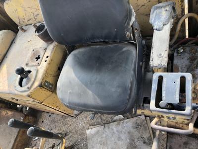 中国 オリジナルの日本 Cat D7g ブルドーザー キャタピラー クローラー トラクターは、驚くべき価格で優れた動作状態にあります。猫 D5g、D5h。 D5m。 D6gが発売されました。 販売のため