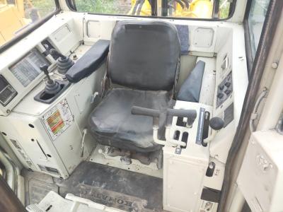 Cina Bulldozer utilizzato da vendere, bulldozer di seconda mano del cingolo di KOMATSU D155A del trattore a cingoli di stato eccellente pronto di 100% D155A-2 in vendita