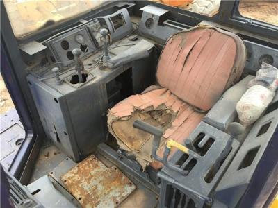 中国 適正価格、販売の中古で29トンのクローラー トラクターD85A-18の完全な働く状態のペンキの小松の使用された元のブルドーザーD85A-21 販売のため