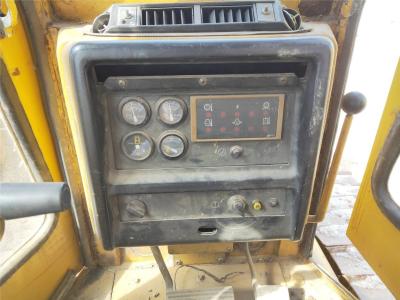 中国 起源の日本トラック ブルドーザー猫D5m XLの昇進の中古の幼虫のクローラー ブルドーザーD5m D6m D5n D6nのDozer 販売のため