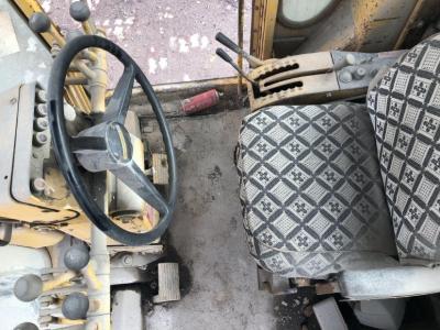 中国 優れた動作状態の中古猫グレーダー 140g を驚きの価格で提供します。中古のキャタピラー モーター グレーダー 140g 140h 140K が販売されています 販売のため