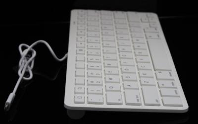 China White color ultra thin laptop wired keyboard for ipad air , wired plug and play for sale