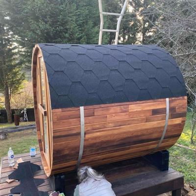 Cina Solid Wood Outdoor Barrel Sauna Hemlock Cedar Wood Wet Steam Traditional Sauna Room in vendita
