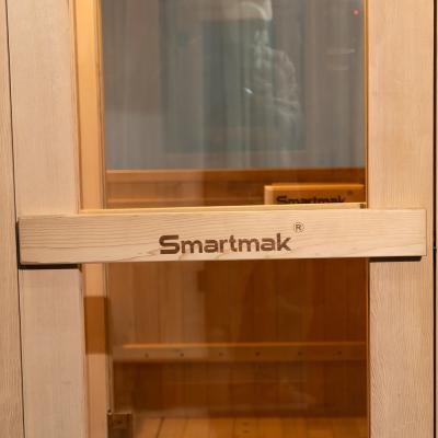 Cina Adjustable Ventilation Hemlock Outdoor Dry Sauna With Bluetooth Music System in vendita