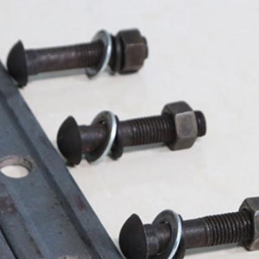 China Black Round Headed  Rail Track Bolt Fish Bolt For Joint Bar P43 P50 P65 P75 Steel 40Cr 45# for sale