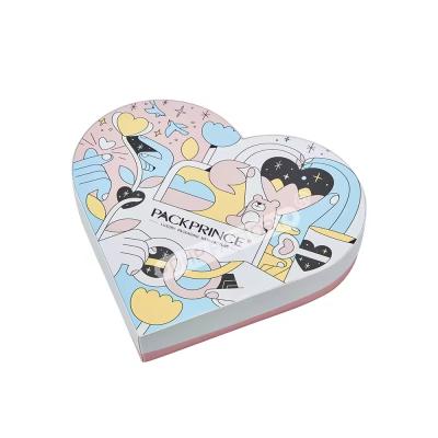 China Adorable caja de regalo de chocolate en forma de corazón con inserto de plástico, caja rígida personalizada para caramelos en venta