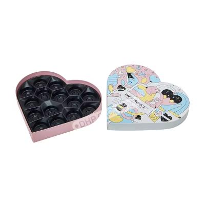 China Adorable caja de regalo de chocolate en forma de corazón con inserto de plástico, caja rígida personalizada para caramelos en venta