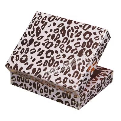 中国 レオパード柄印刷 磁気リジッドボックス 高級手作りギフト包装紙箱 販売のため