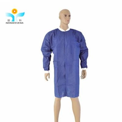 Cina 50 grammi giacca da laboratorio usa e getta con taglia 2XL per uso medico in vendita