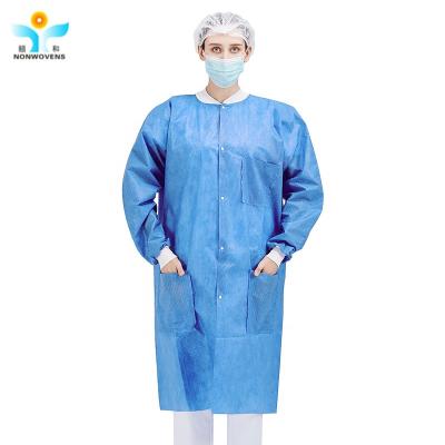 Cina vestiti non tessuti eliminabili della stanza di pulizia del laboratorio del cappotto pp Spunbond del laboratorio 35gsm in vendita