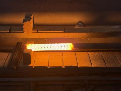 中国 2.9 高温炉用の密度2重糸シリコンカービッド棒 販売のため